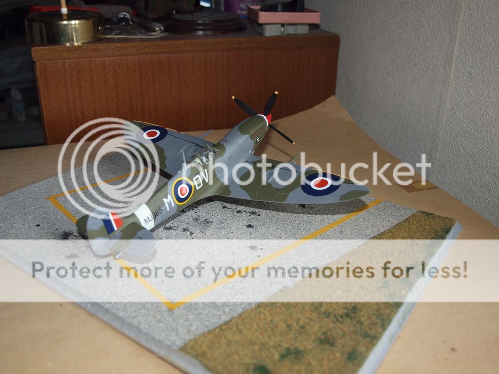 Southern Rhodesian Air Force and J. Mallochs Spitfire F.22 - Ready for ...