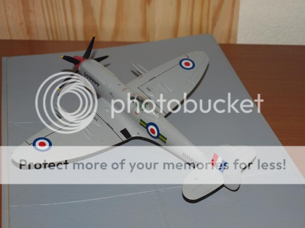 Southern Rhodesian Air Force and J. Mallochs Spitfire F.22 - Ready for ...